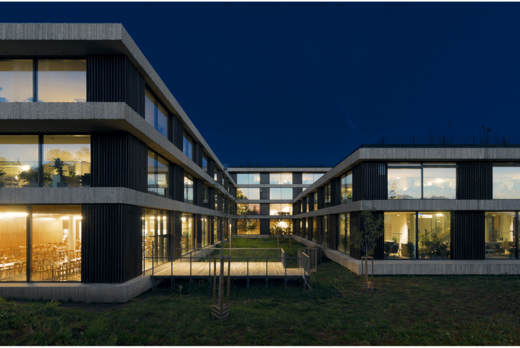CSOB Headquarters - Obsidian